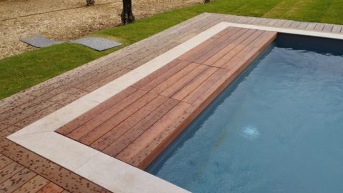 Réalisation de plages de piscine en bois – Agencement des commodités ...